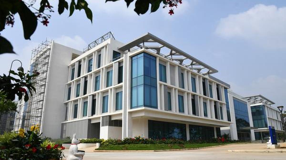 HCL to register a two digit growth in the current FY despite fear of ...