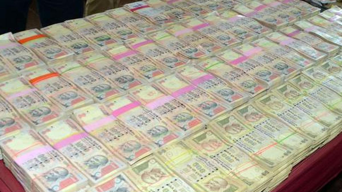 66 machines being used for counting demonetised notes: RBI - The Hindu