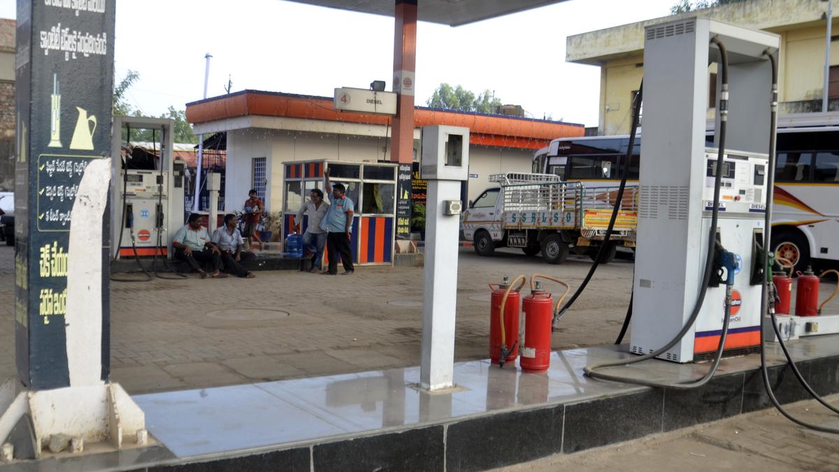 Indian Oil Corporation posts ₹1,992.53 cr net loss in Q1 on petrol ...