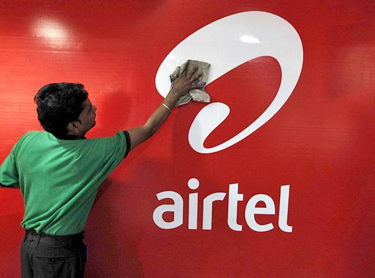 Airtel offers free recharge pack to low-income customers - The Hindu