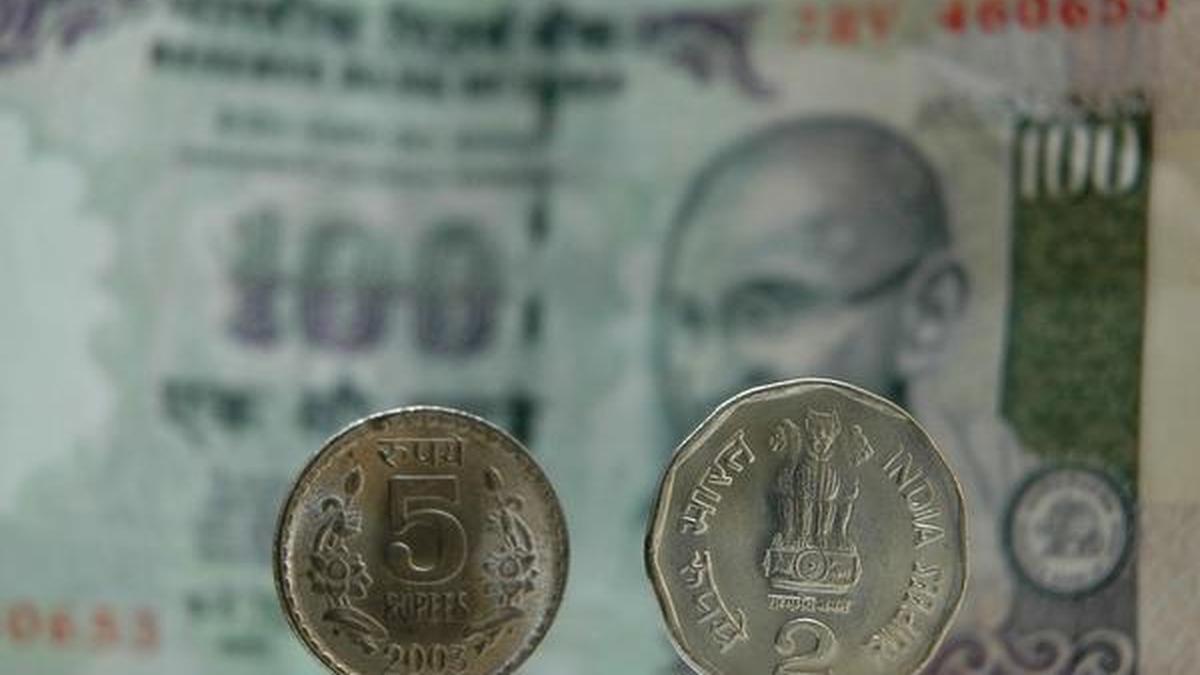 Rupee rises 17 paise to 71.67 against US dollar in early trade - The Hindu
