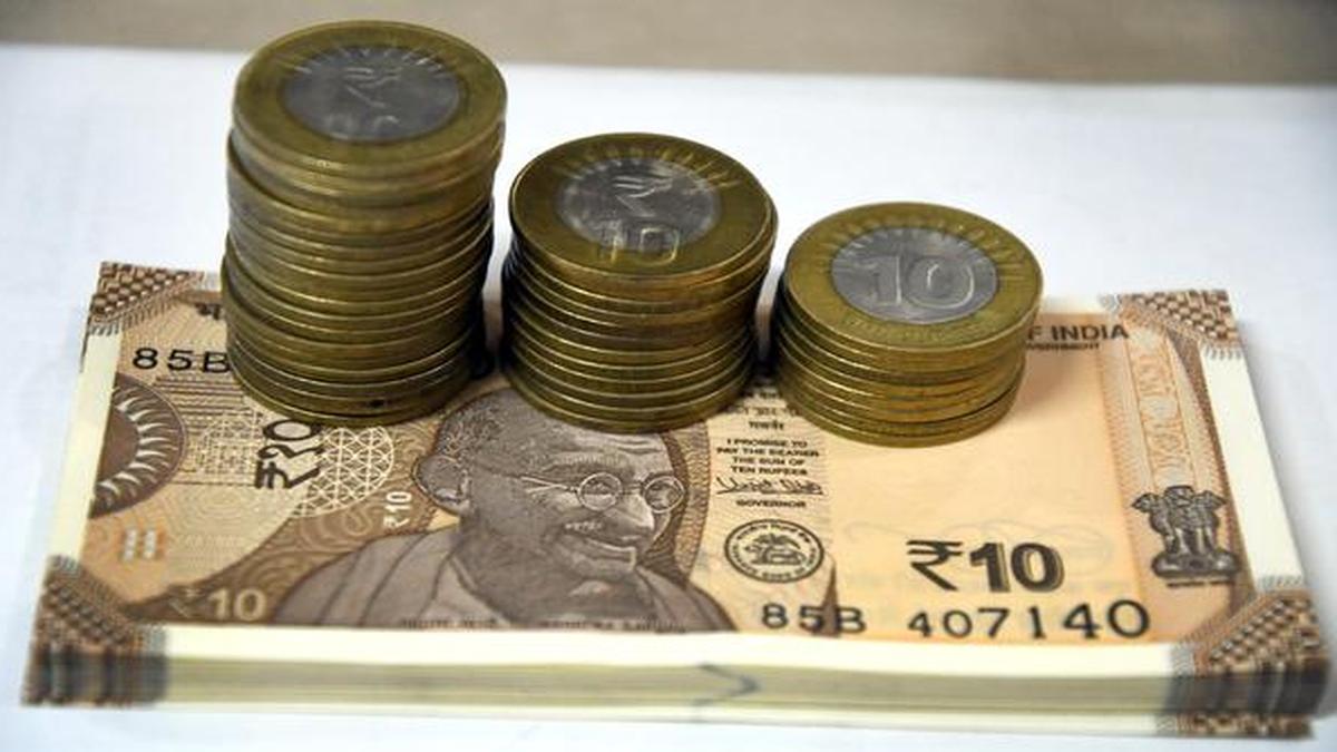 Rupee’s tumultuous year ends with 9% annual loss - The Hindu