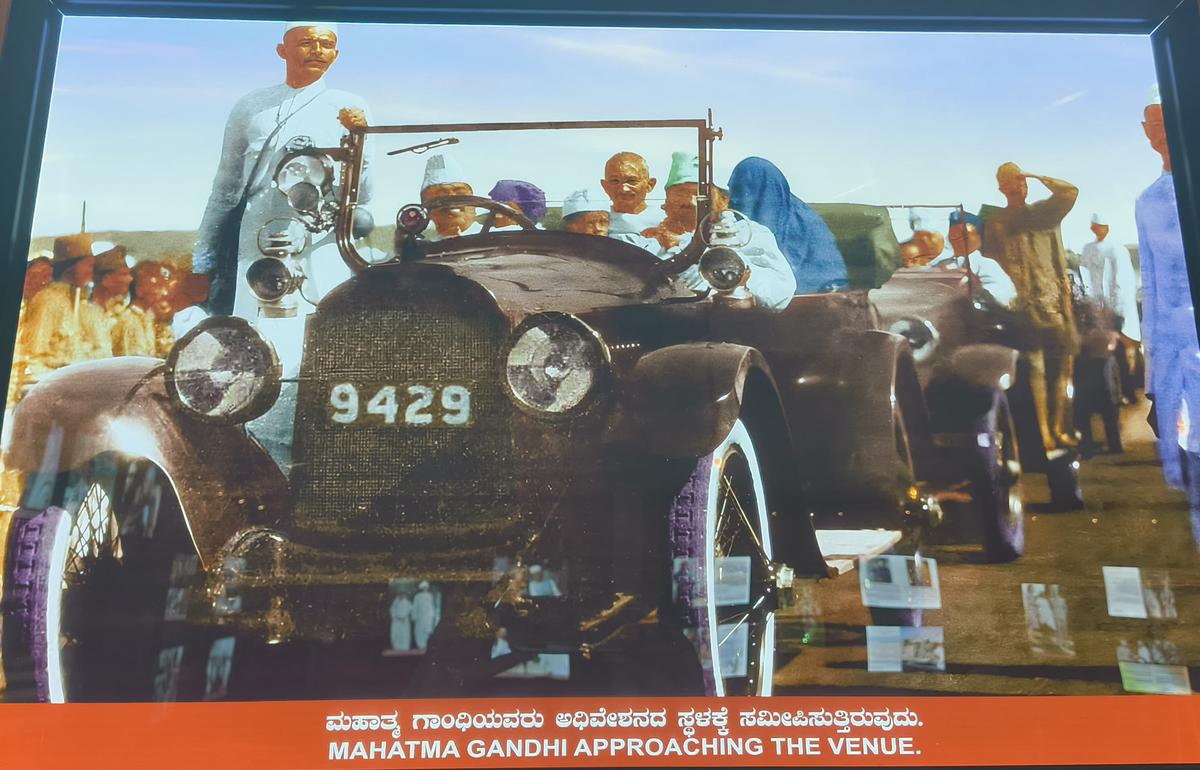 Memorable moments of Mahatma Gandhi captured during 1924 Congress ...