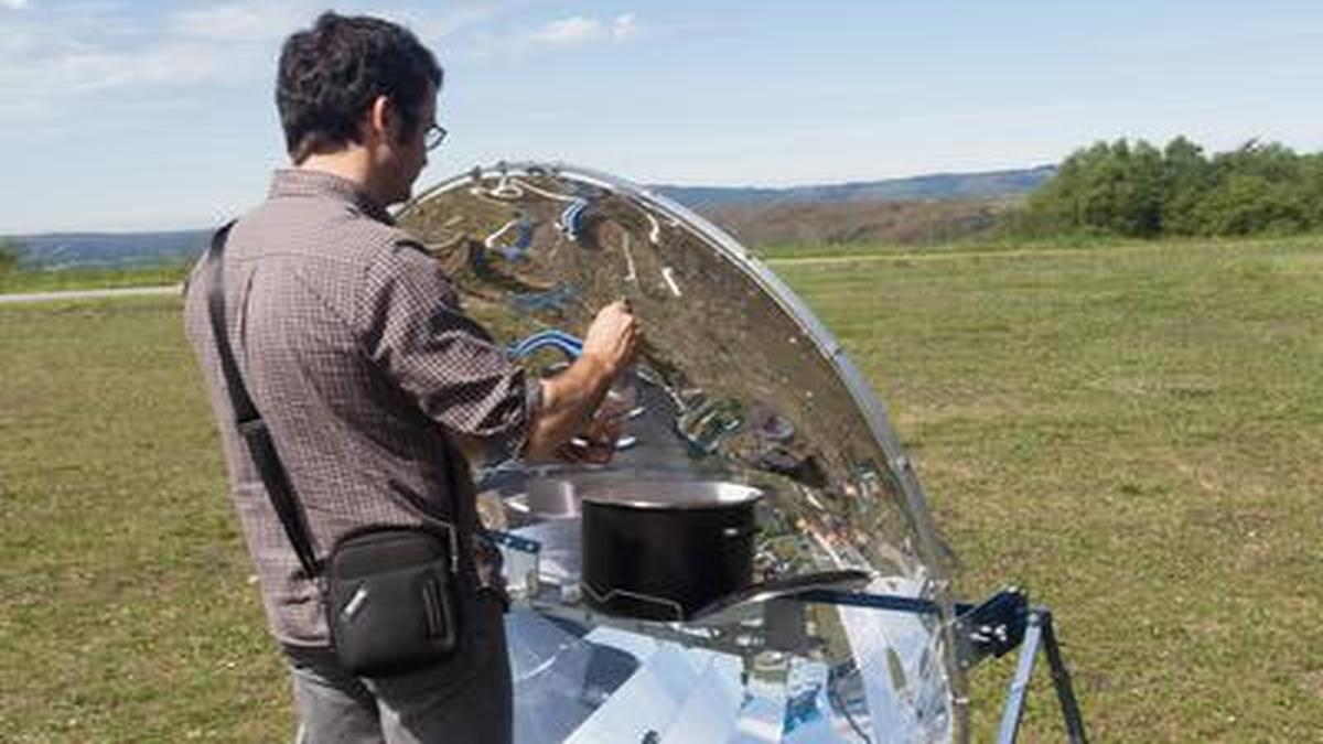 Did you know that you can cook using the sun’s rays alone? - The Hindu