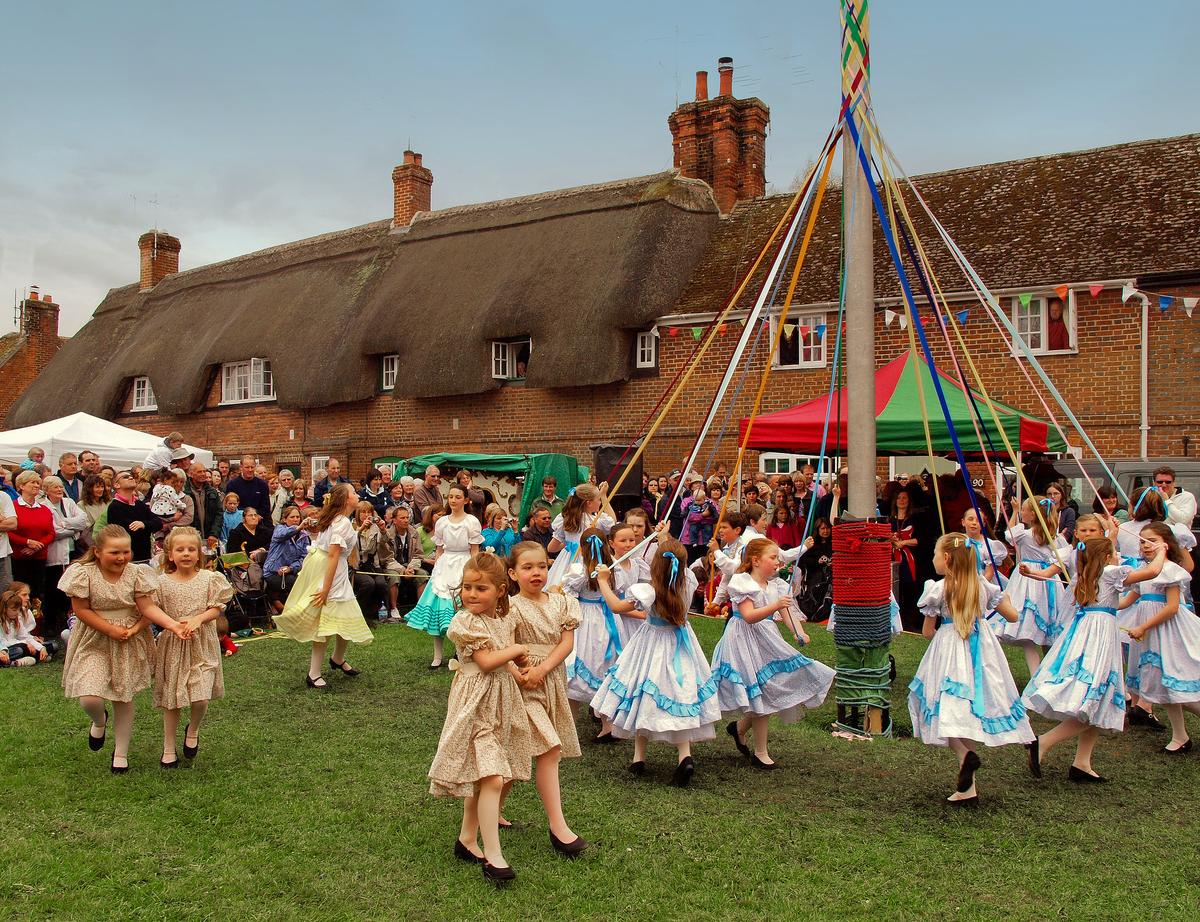 The May Queen tradition of England - The Hindu