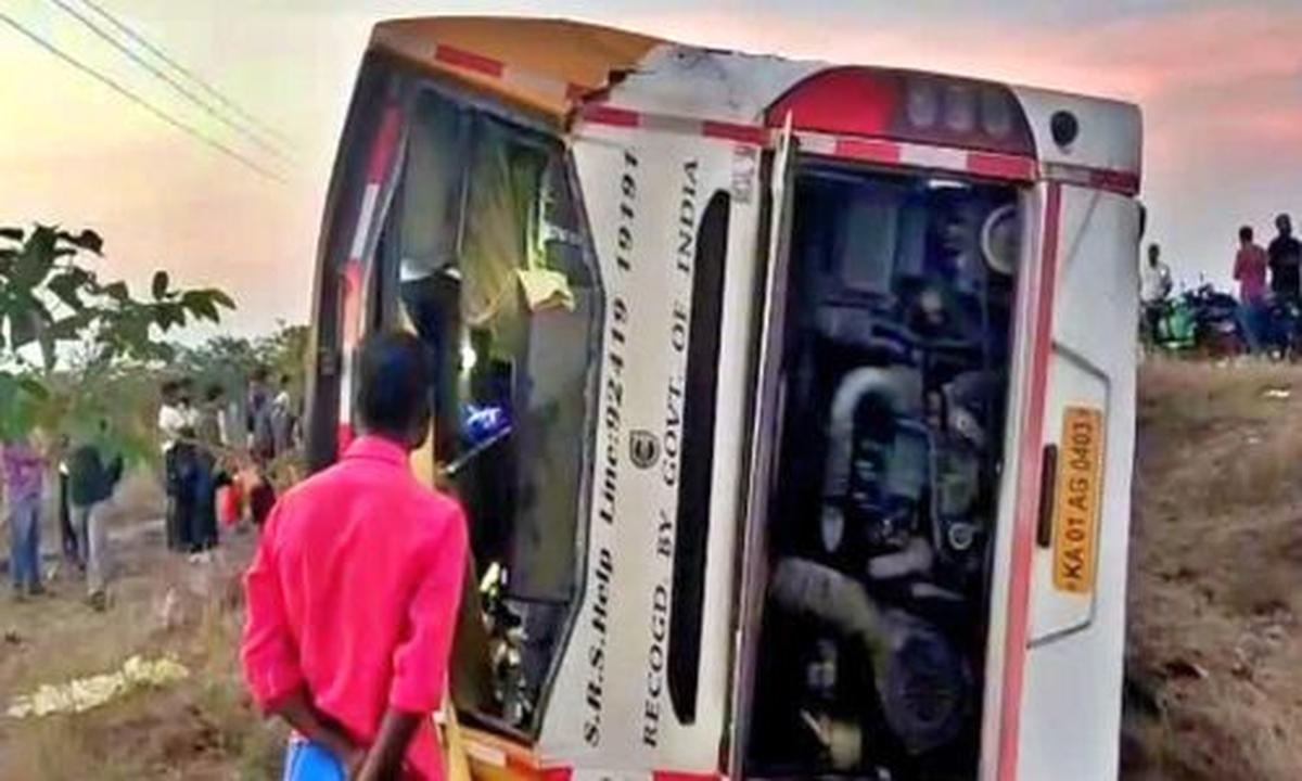 One dead, 27 injured as bus goes off the road in Anantapur - The Hindu