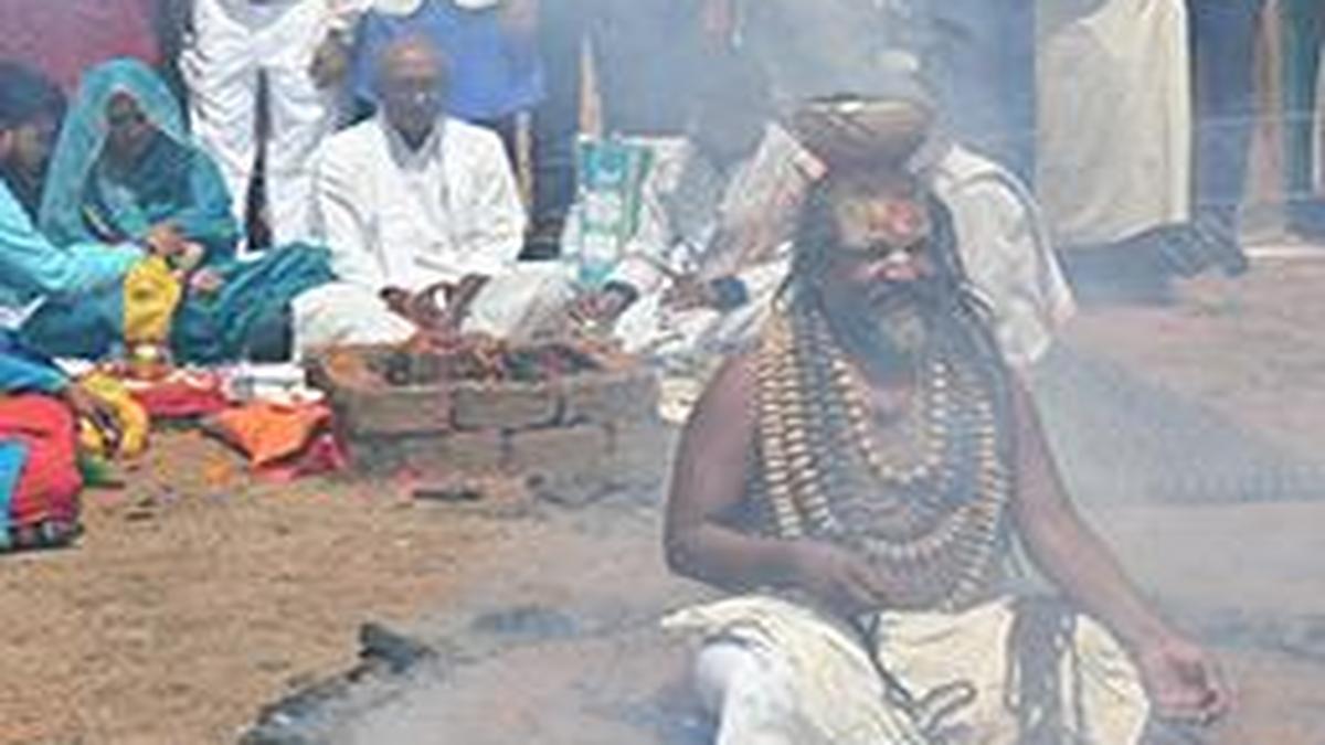 Computer Baba prays for Digvijaya Singh; says ‘No Modi if no Mandir ...