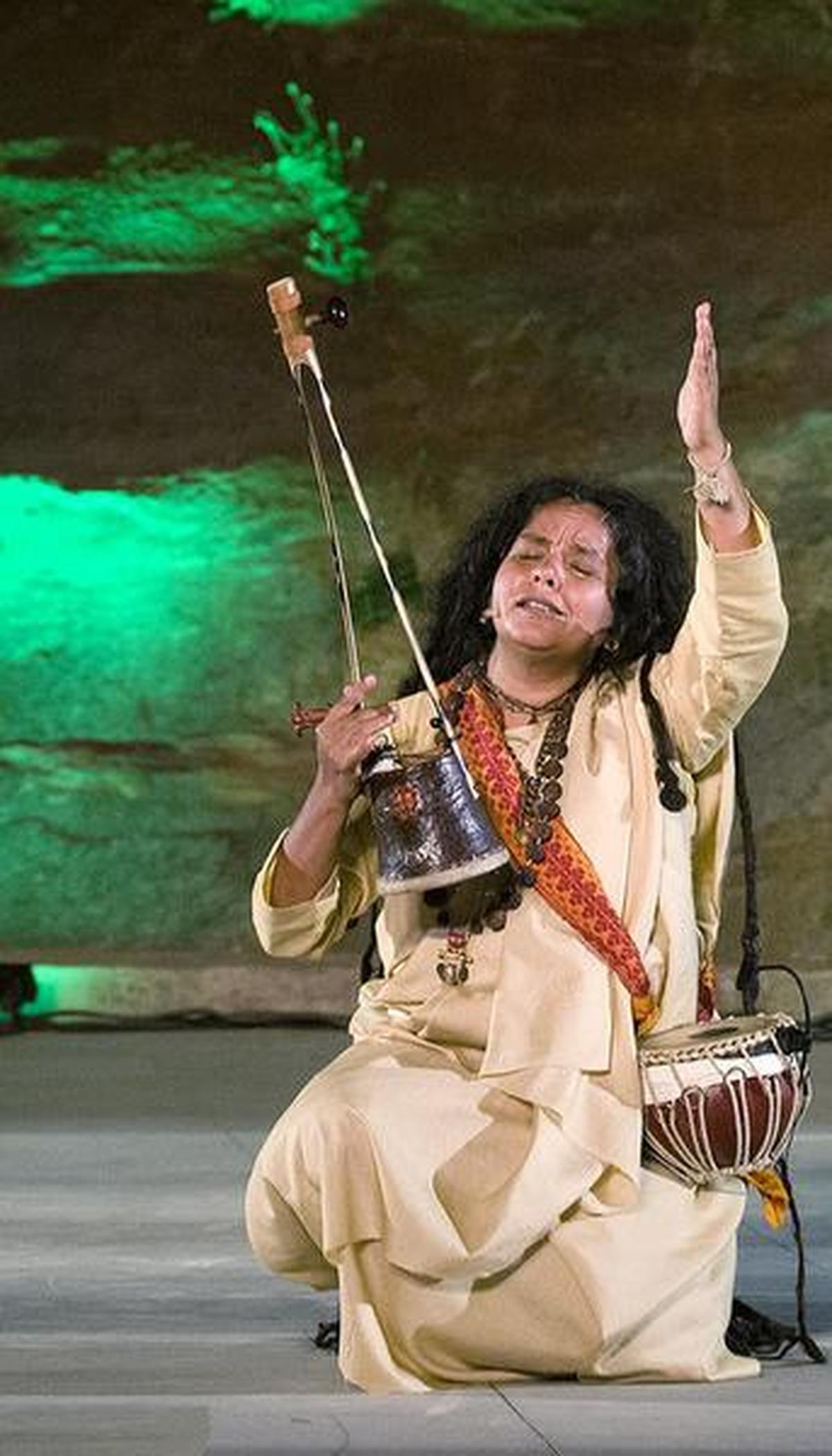 Parvathy Baul's devotional poetry enthralls audience - The Hindu