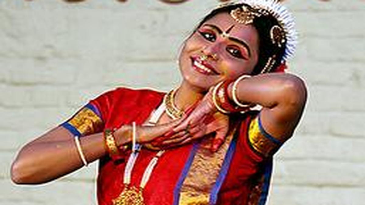 Jugnu Kiran Kapadia: traditional approach - The Hindu