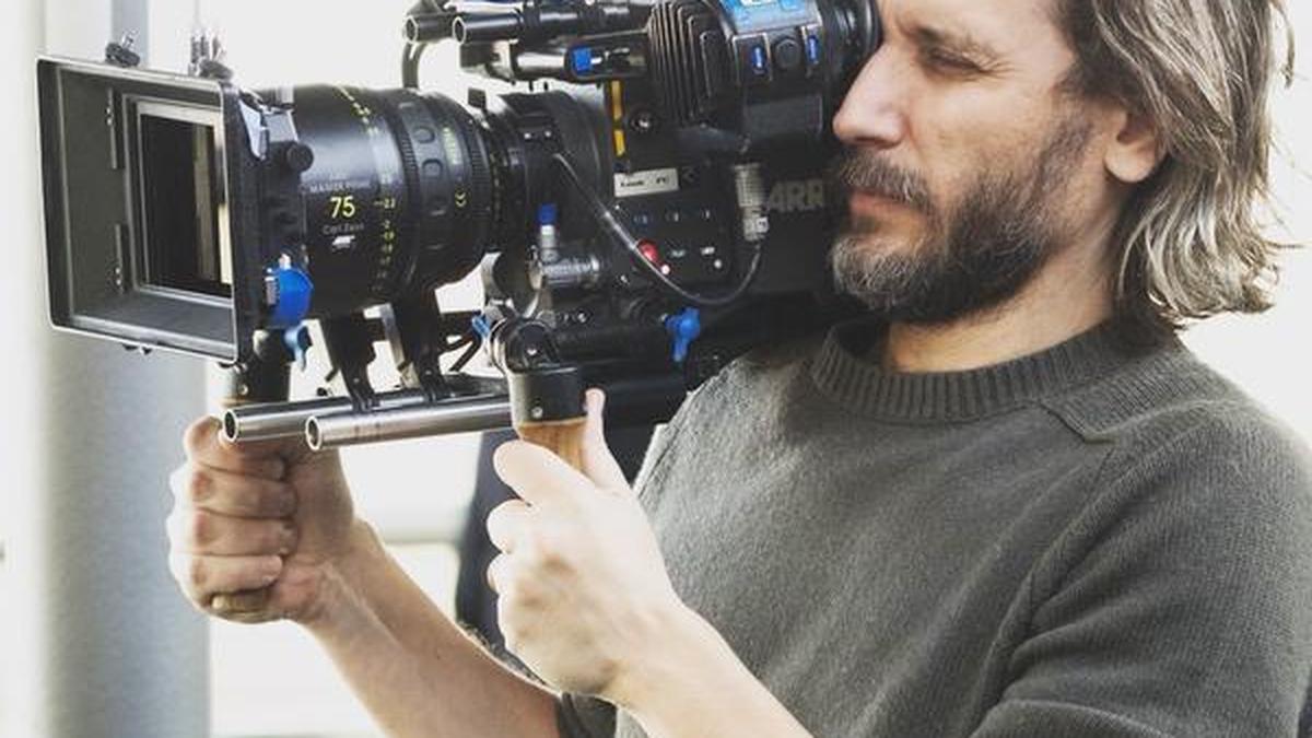 Director Fede Álvarez on why thriller series ‘Calls’ is like a ...