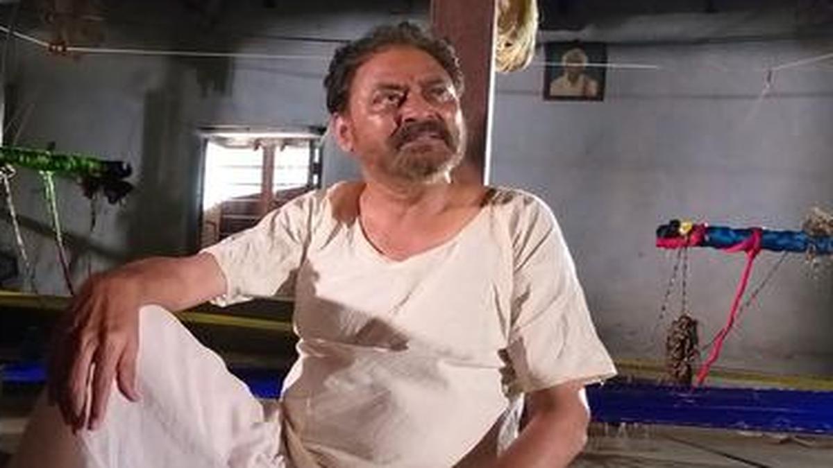 ‘Mallesham’ actor Ananda Chakrapani receives recognition after a 25 ...