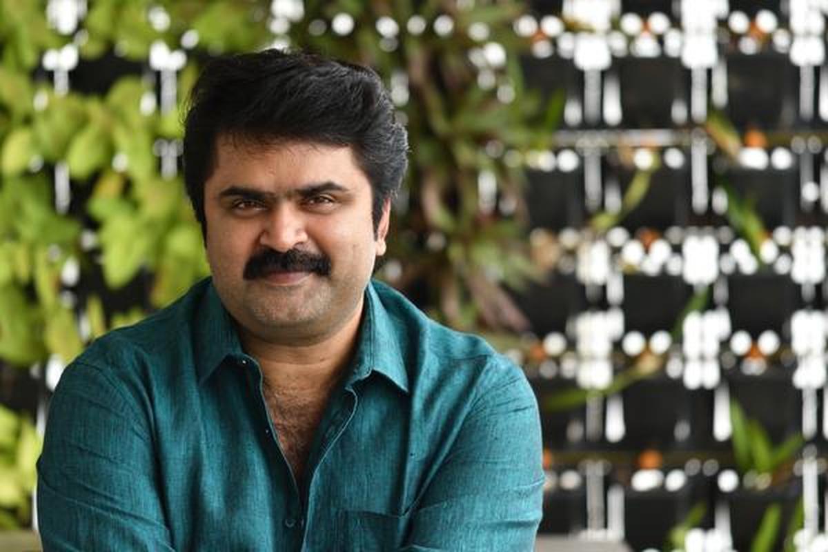 Anoop Menon’s new role as director - The Hindu
