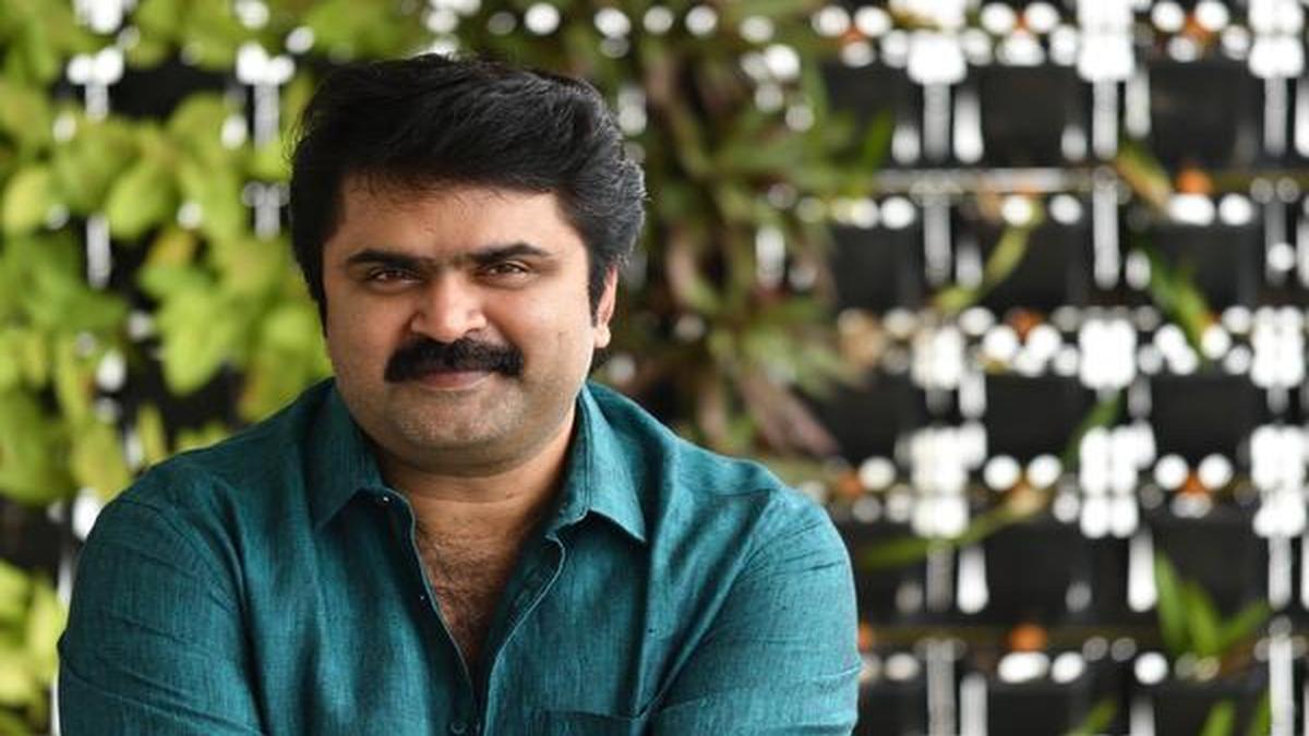 Anoop Menon’s new role as director - The Hindu