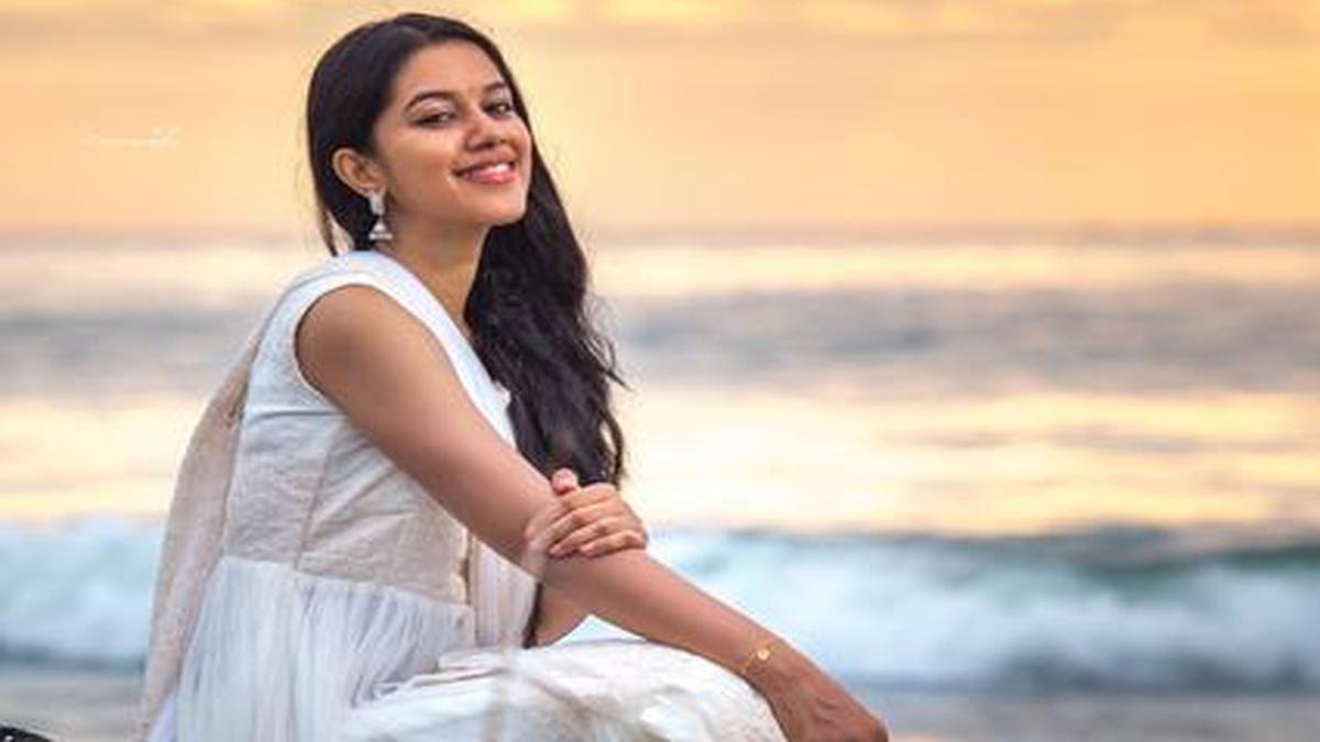 Mirnalini Ravi to debut in Telugu cinema with ‘Valmiki’ - The Hindu