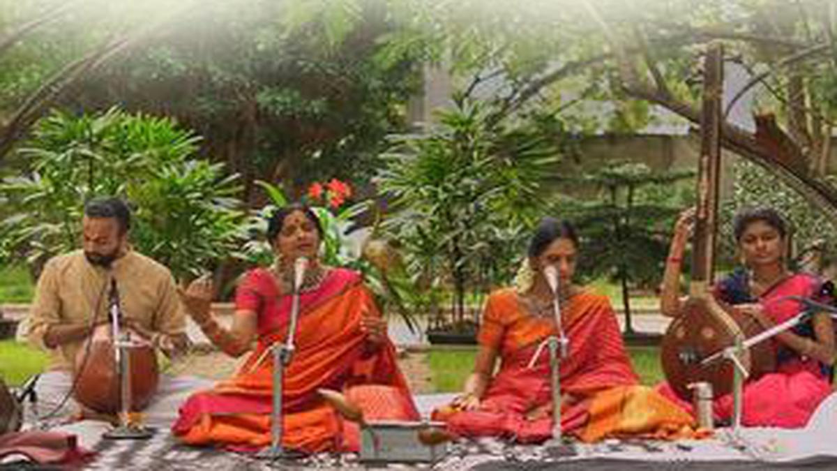 A well-etched Thodi by Ranjani and Gayatri - The Hindu