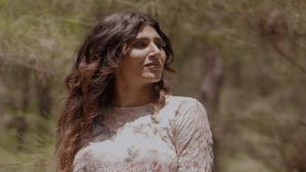 Shashaa Tirupati’s debut EP chronicles phases of a relationship - The Hindu