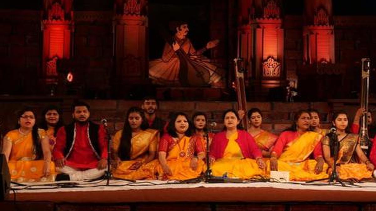 Singing at Tansen’s tomb - The Hindu