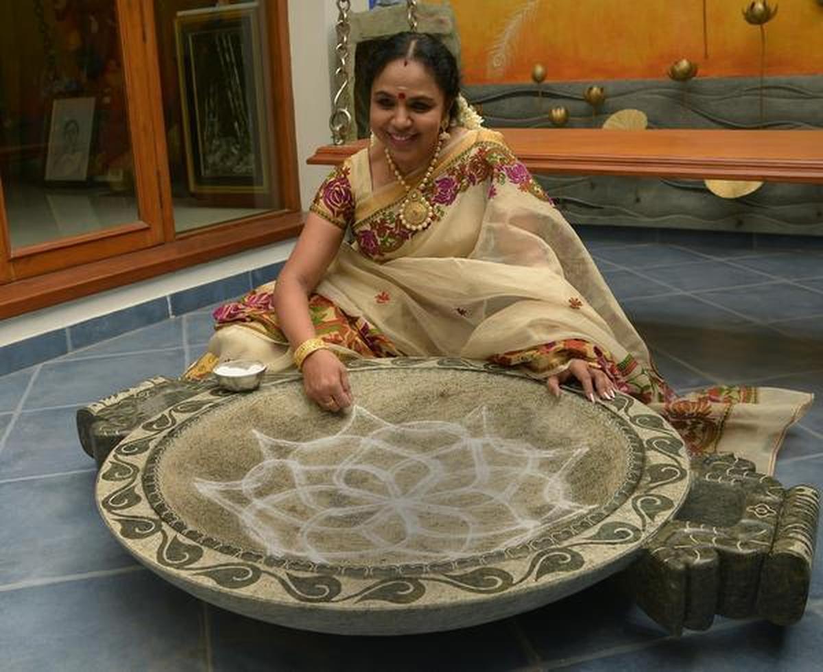 Sudha Ragunathan on the M.S. magic and performing at U. N. - The Hindu