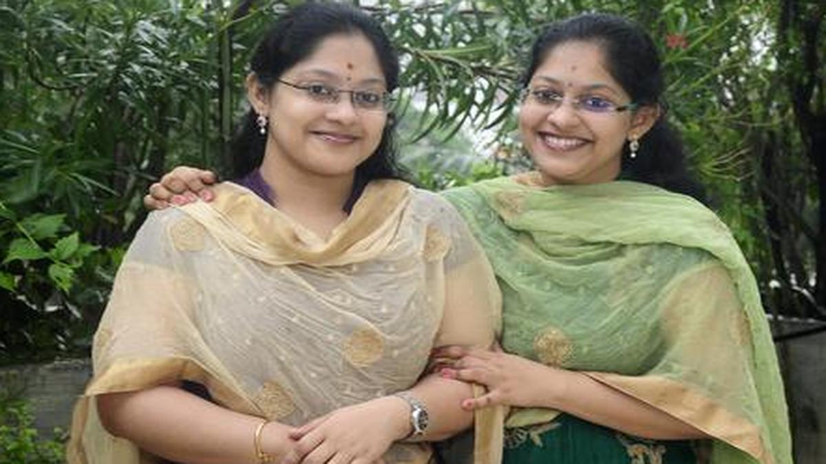 Shwetha and Deeptha on balancing academics and music - The Hindu