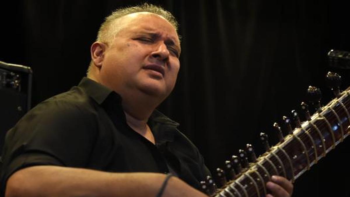 Shujaat Khan's ode to his legacy - The Hindu