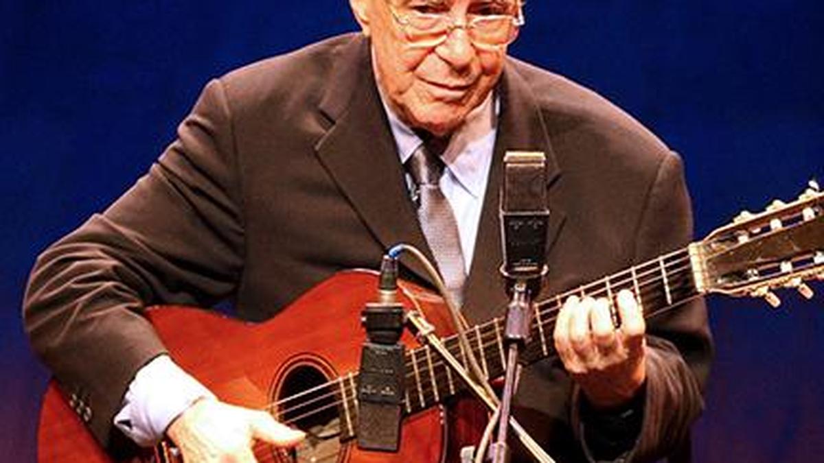 Bossa nova pioneer Joao Gilberto is dead - The Hindu