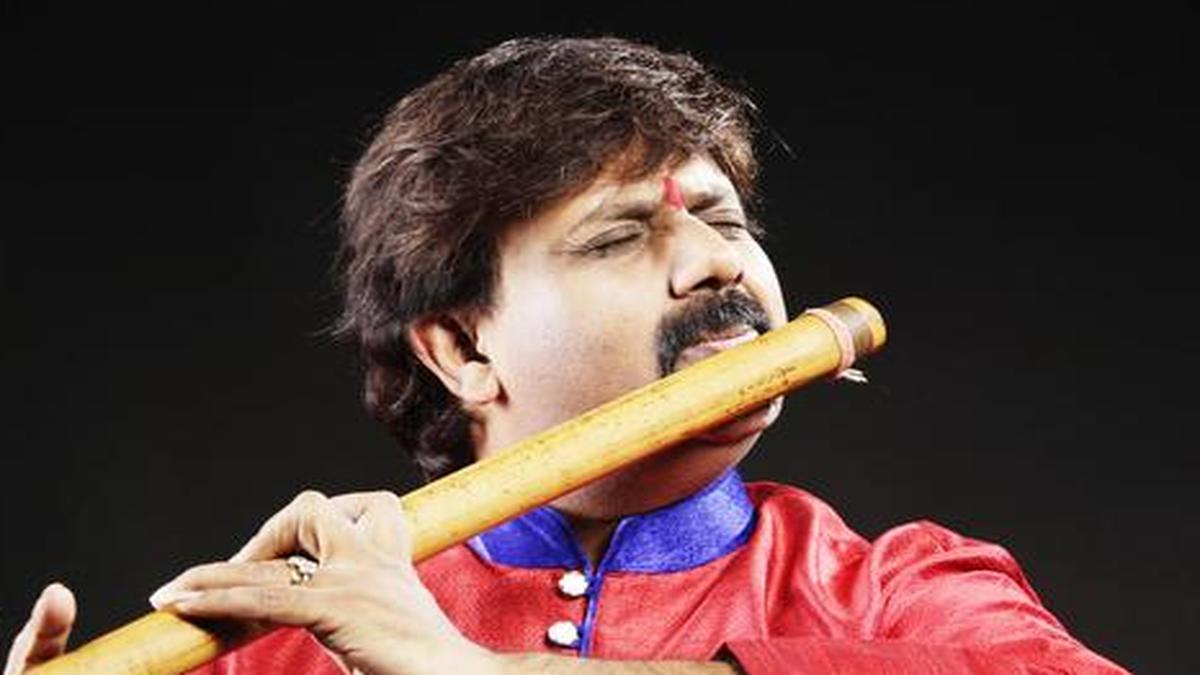 Pandit Ajay Prasanna: In tune with tradition - The Hindu