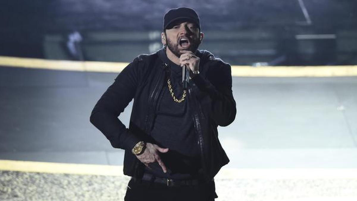 Eminem celebrates 12 years of sobriety, shows off a chip he received ...