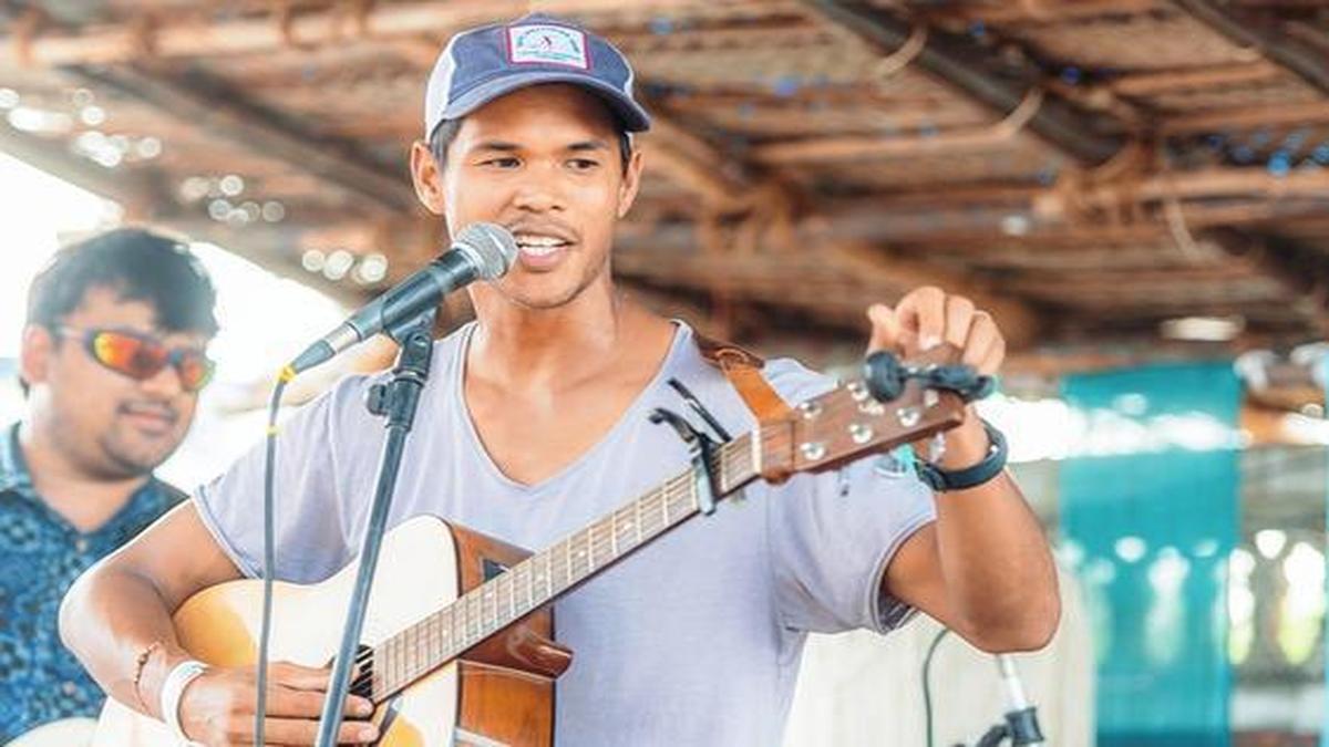 Somdev Devvarman shows off his guitar skills at Covelong festival - The ...
