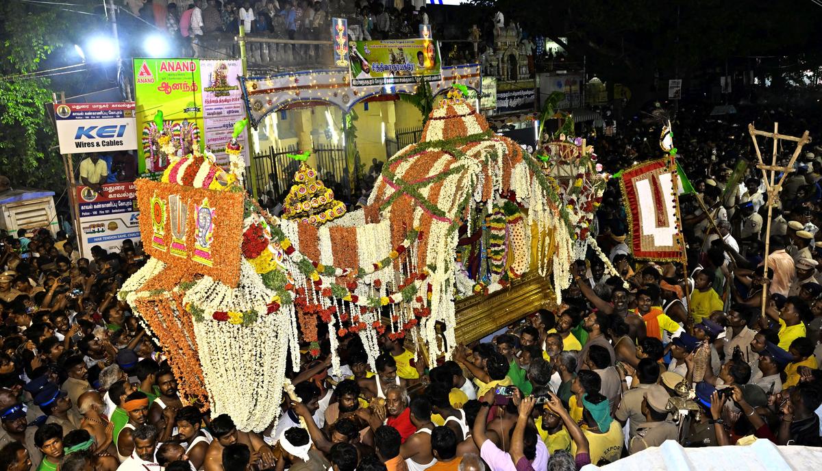 An unknown composer’s book of songs brings alive Azhagar’s procession ...