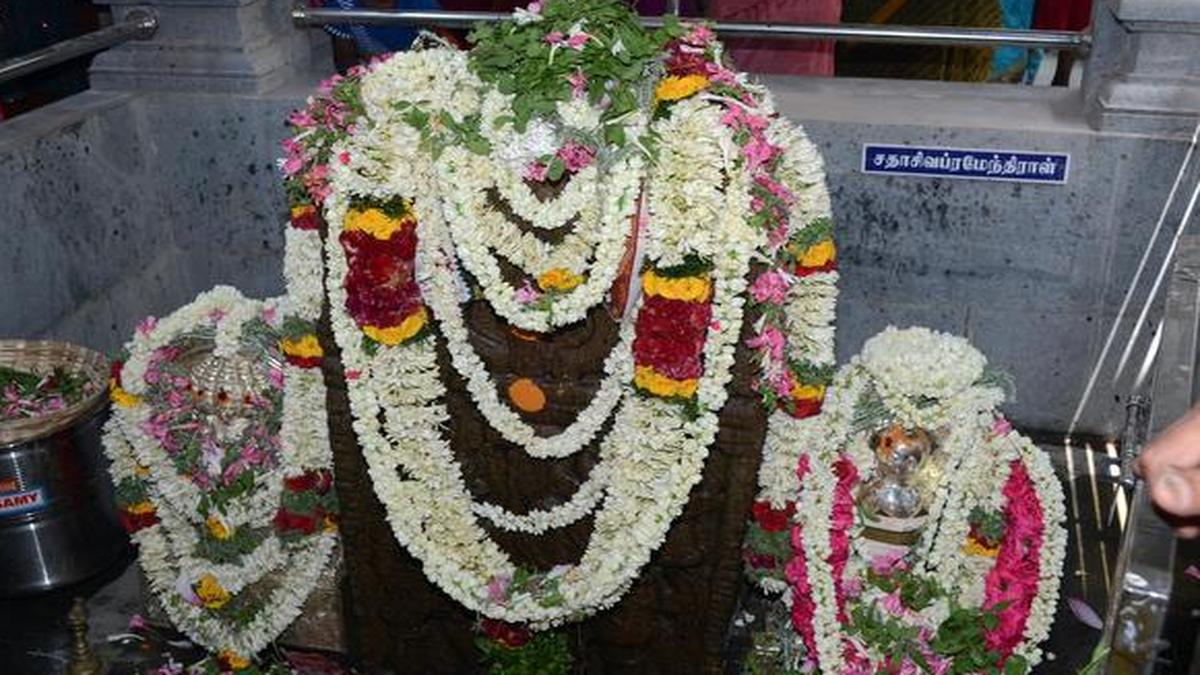 Singing the praise of Sadasiva Brahmendral - The Hindu