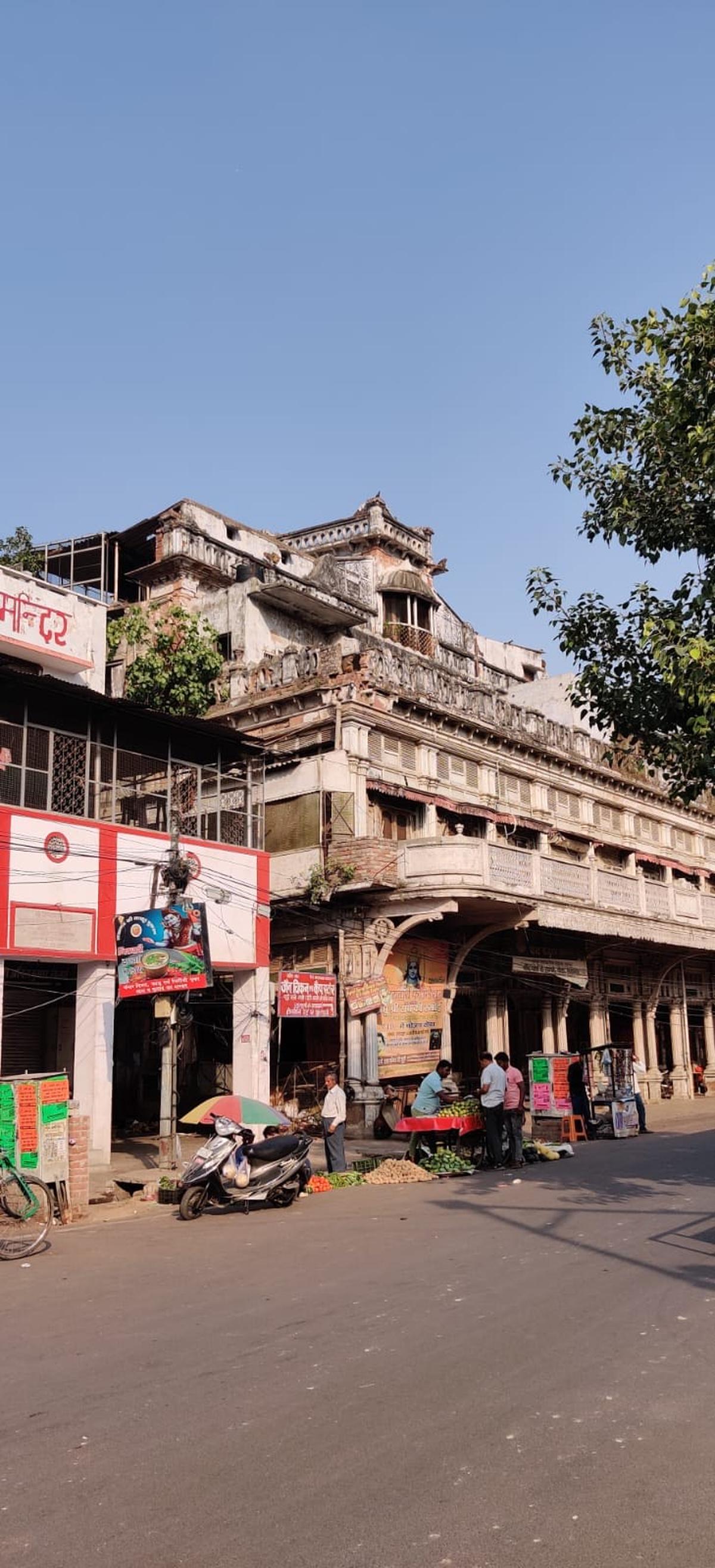 How to eat your way through Lucknow, and make friends - The Hindu