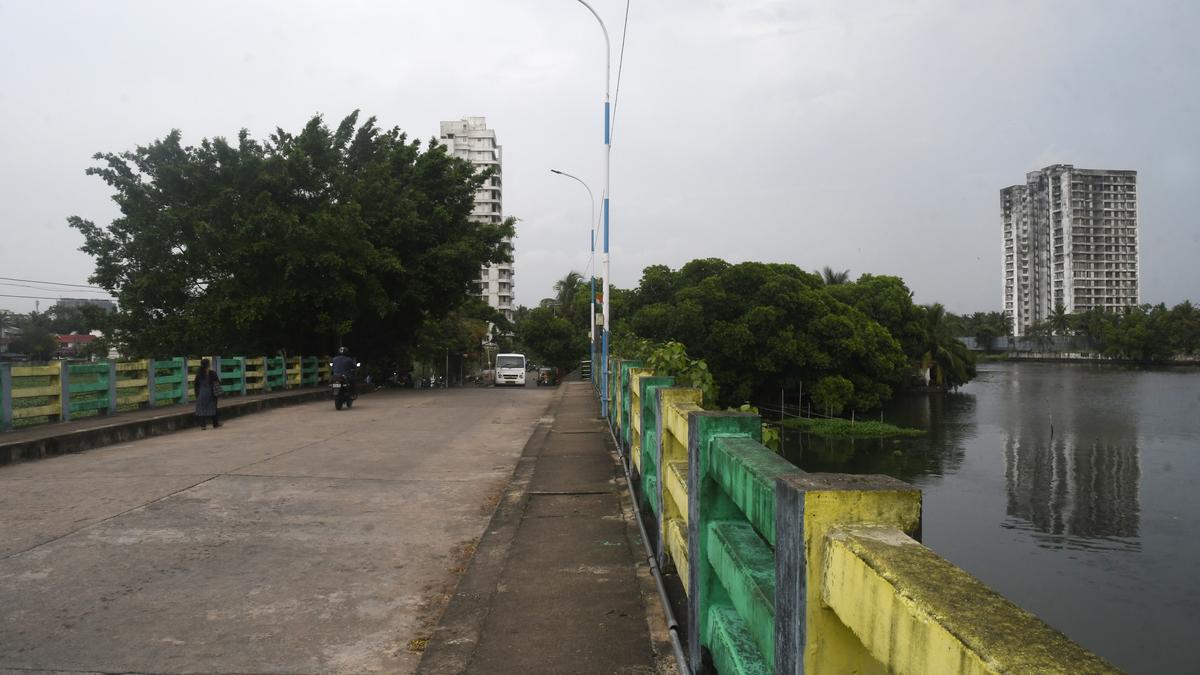 Work for reconstruction of Chilavannur bund road bridge to begin by ...