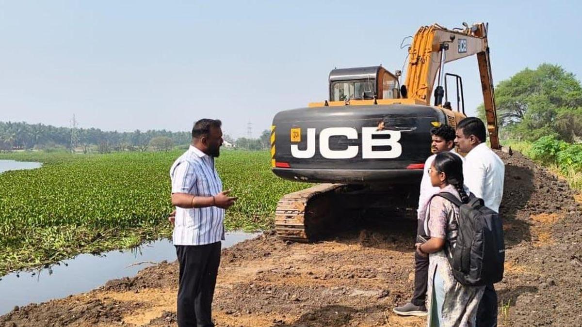 Coimbatore Corporation reinforces Sengulam Lake bund with clay soil to ...