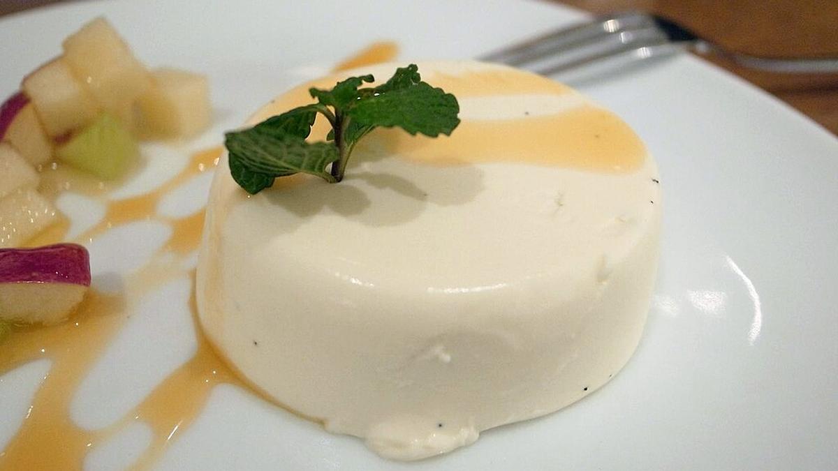 Easy, delicious coconut milk panna cotta - The Hindu