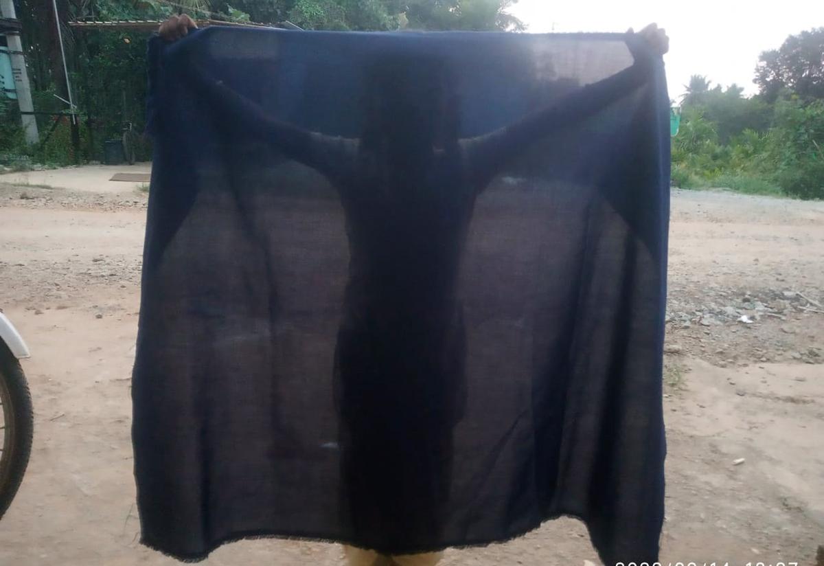 Students and parents complain of poor quality uniform cloths being ...