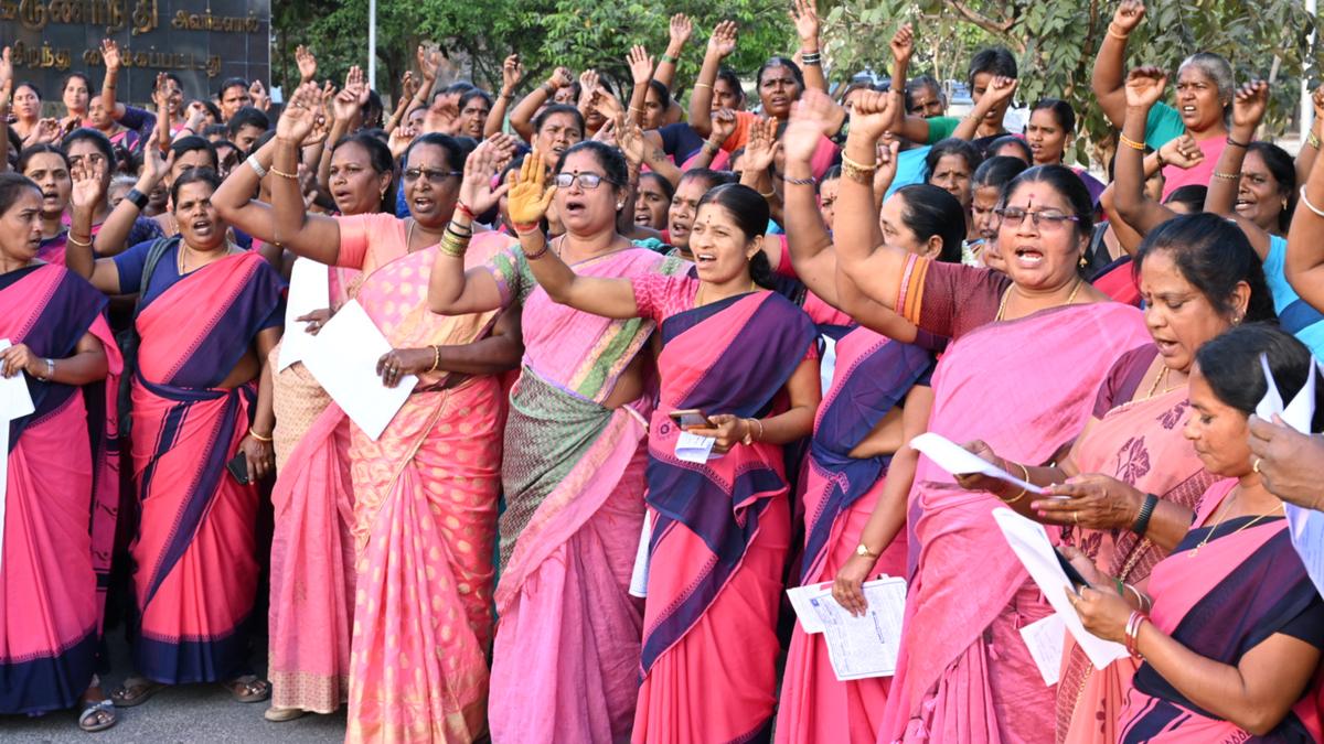 Anganwadi workers in Krishnagiri demand scrapping of biometric capture ...
