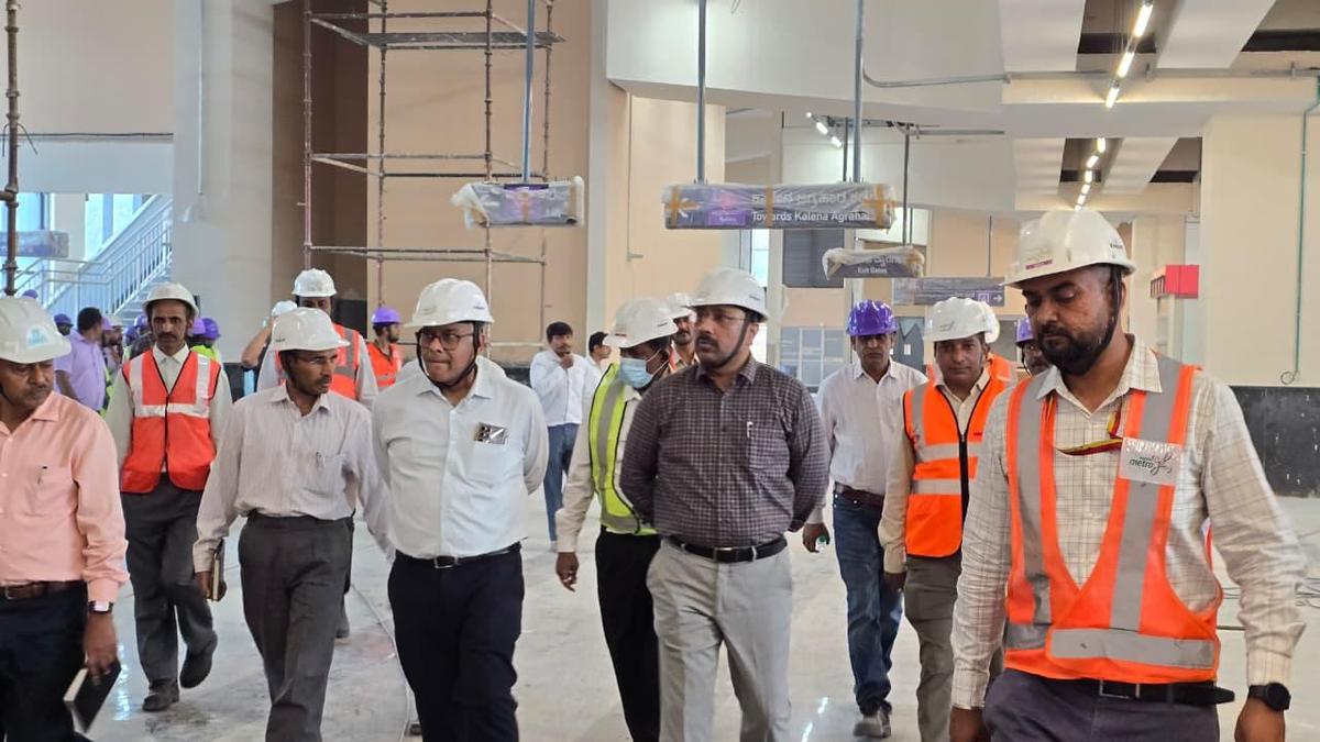 BMRCL M.D. inspects Reach-6 elevated corridor of Bengaluru metro’s Pink ...