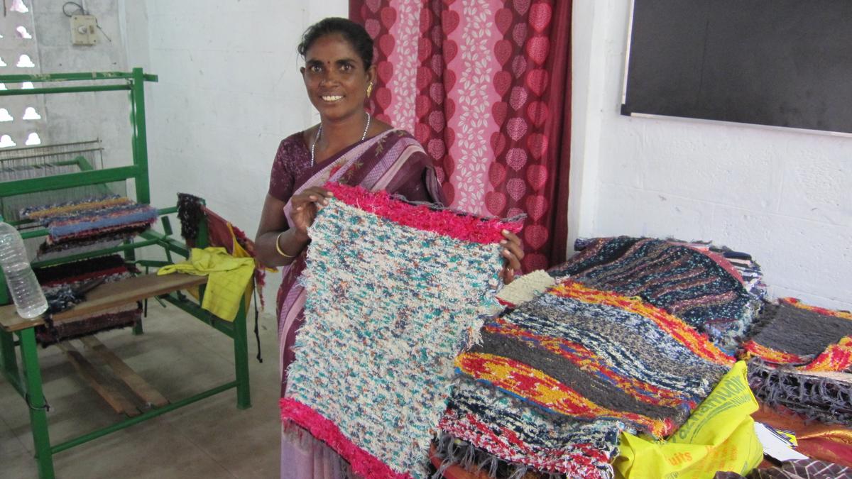 SHG uses hosiery waste from Tiruppur to weave a success story - The Hindu
