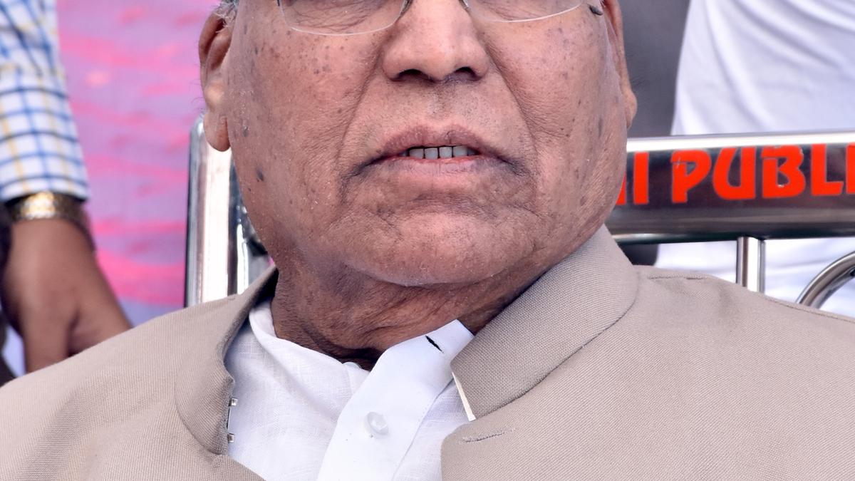 Former Karnataka MP Iqbal Ahmed Saradgi passes away - The Hindu