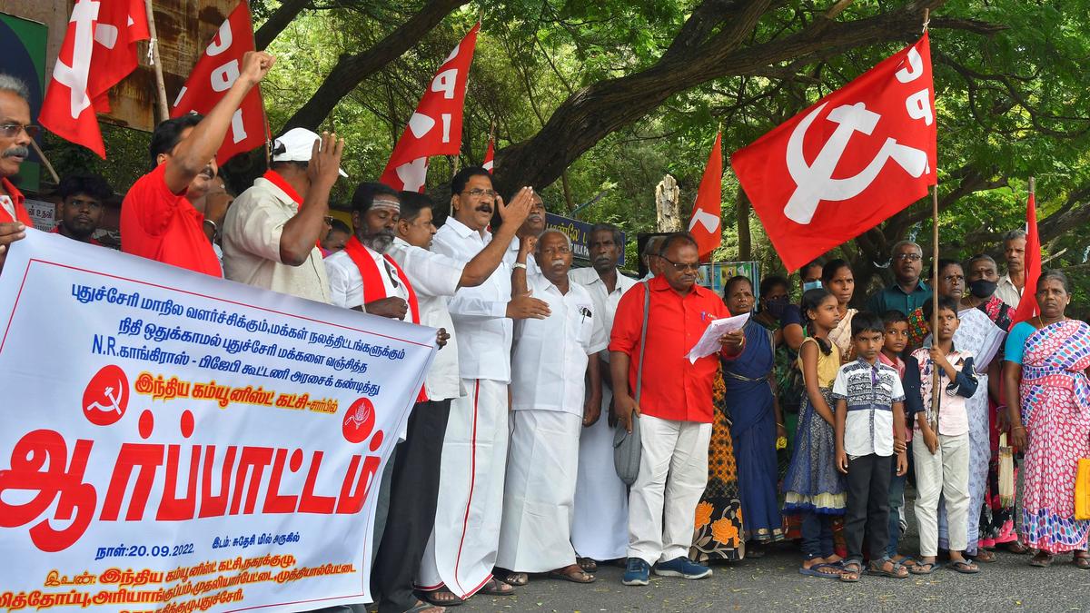 CPI, CPI (M) stage separate protests against government - The Hindu