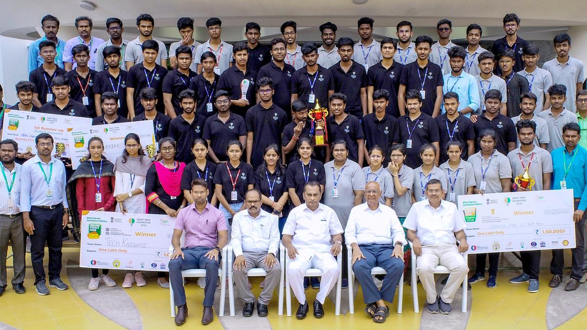 Bannari Amman college students bag 11 awards in Smart India Hackathon ...
