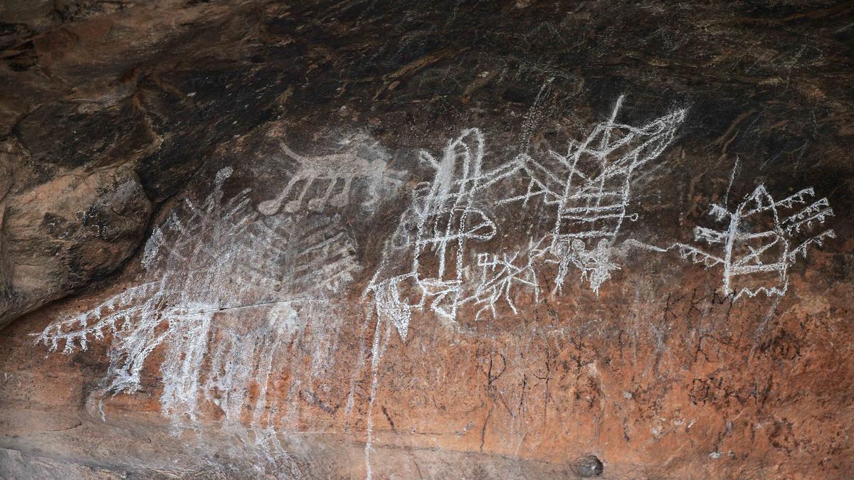 The rock paintings at Kumittipathi testify to prehistoric Kongu region ...