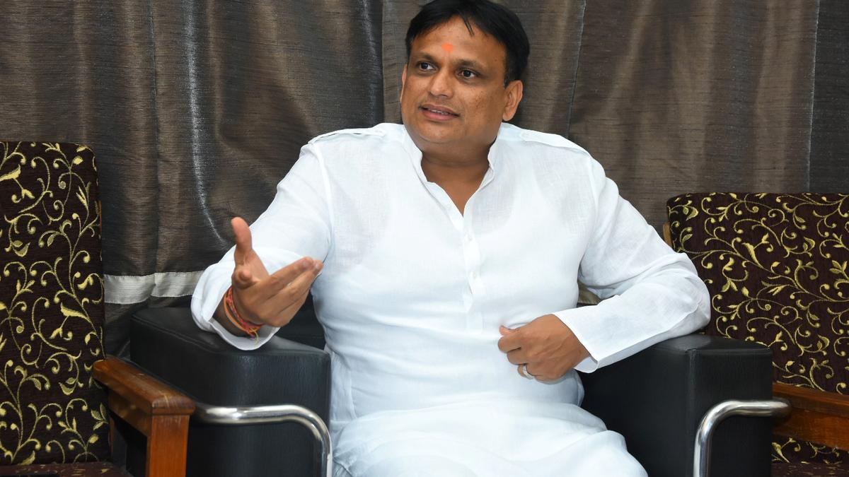 Congress MLA thanks Bommai for sanctioning ₹330 crore for Mallabad Lift ...