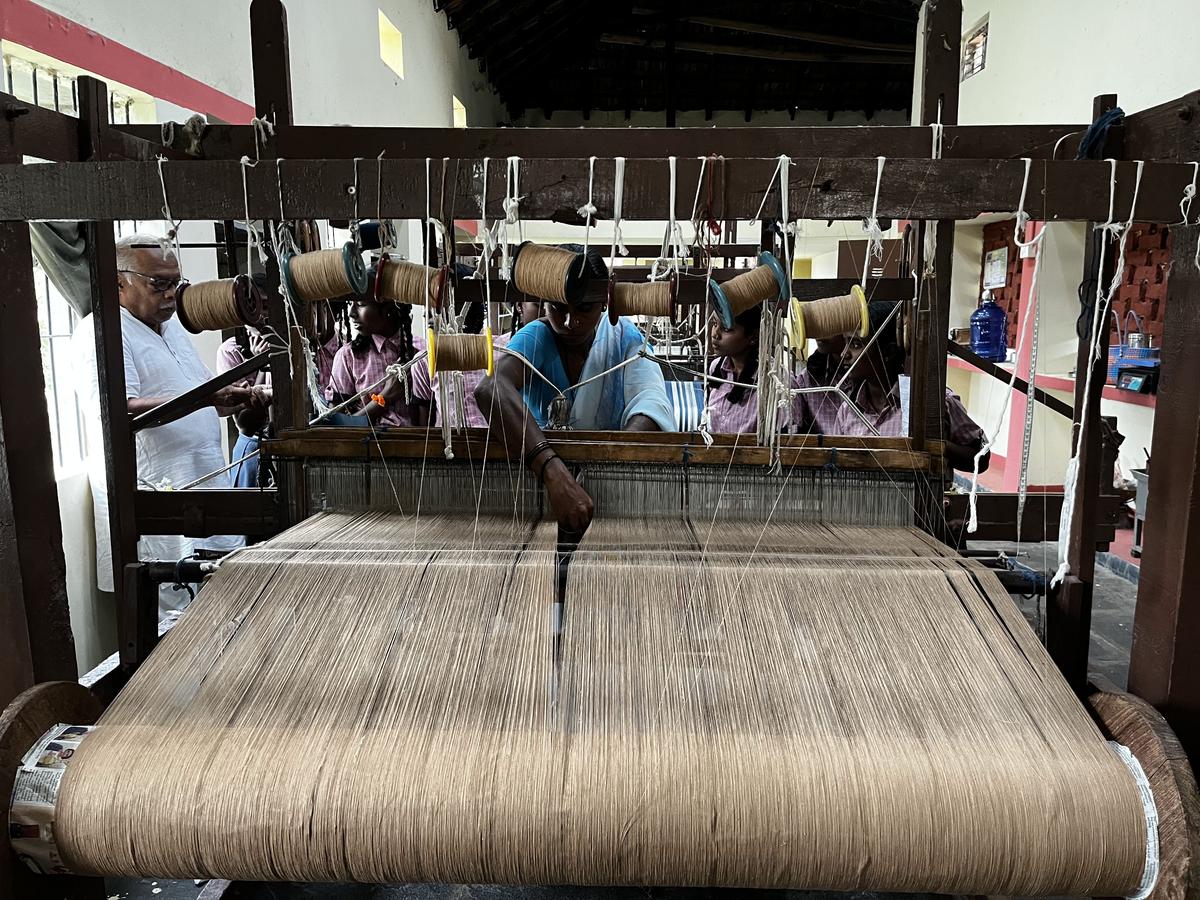 A Mysuru school, Shakthidhama’s new spin on Gandhi - The Hindu