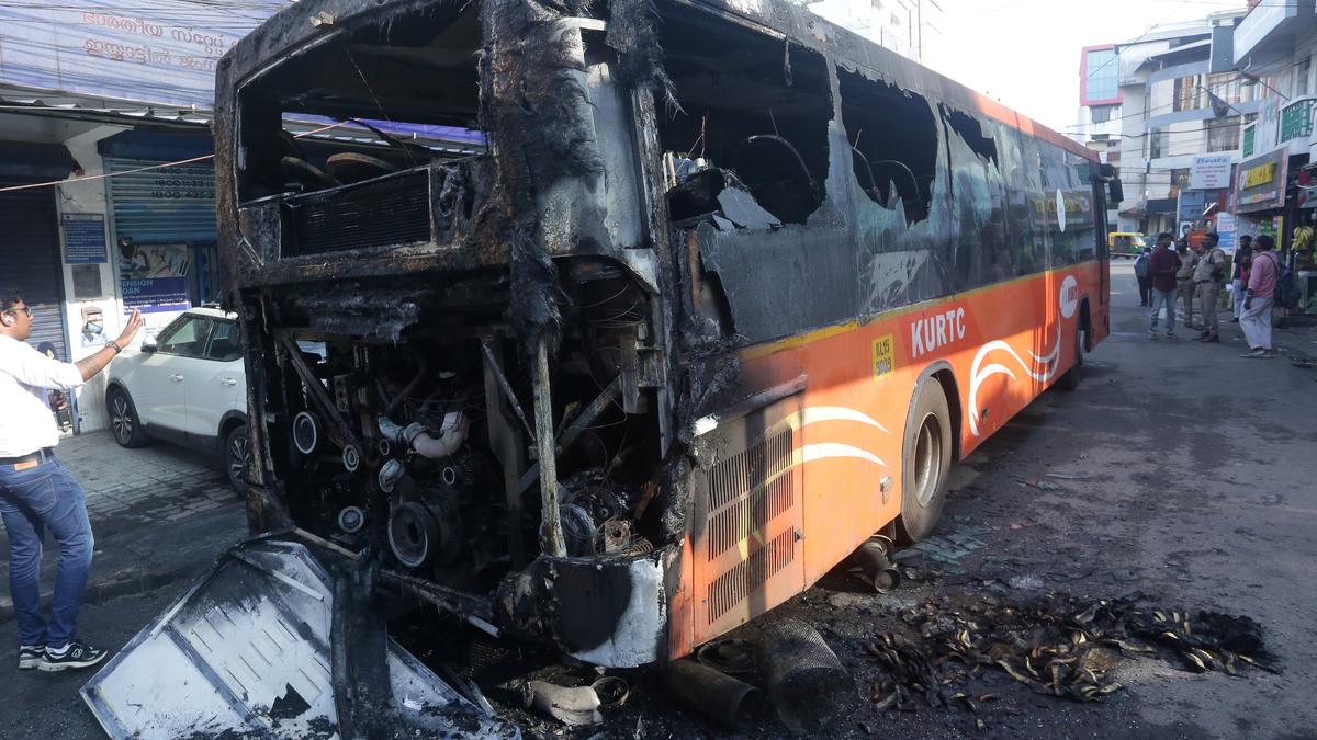 Running KSRTC bus catches fire in Kochi - The Hindu