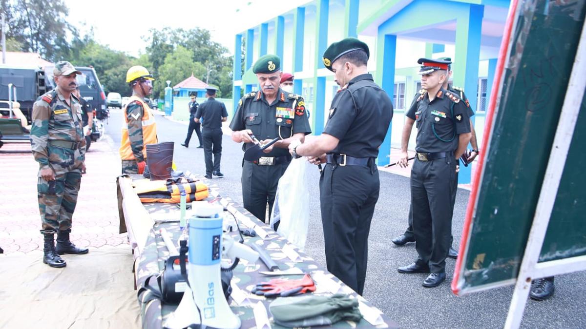 Southern Army commander visits Pangode military station - The Hindu