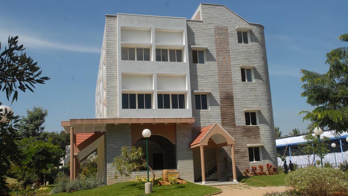 JNCASR scientists discover mineral with potential for energy-efficient ...