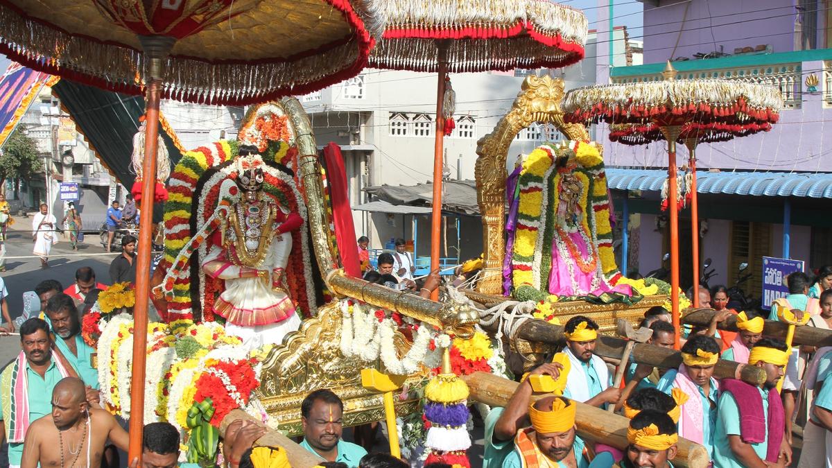Kalyana Venkateswara dresses up as ‘Mohini’, rides Garuda by evening ...