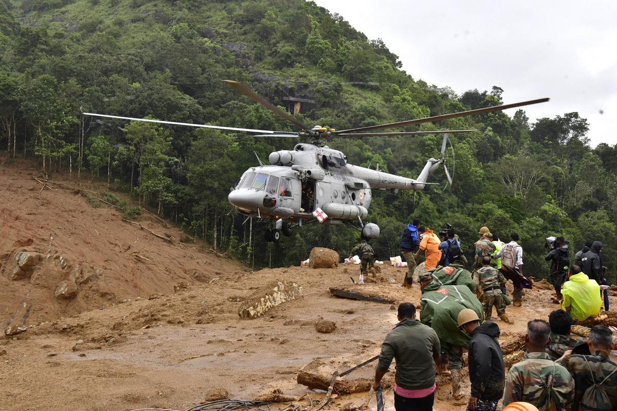 Defence forces intensify rescue operations in Wayanad - The Hindu
