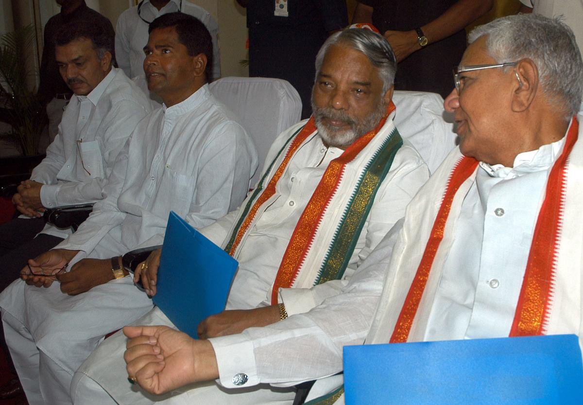 Keshava Rao returns to Congress after a decade as Kharge welcomes him ...